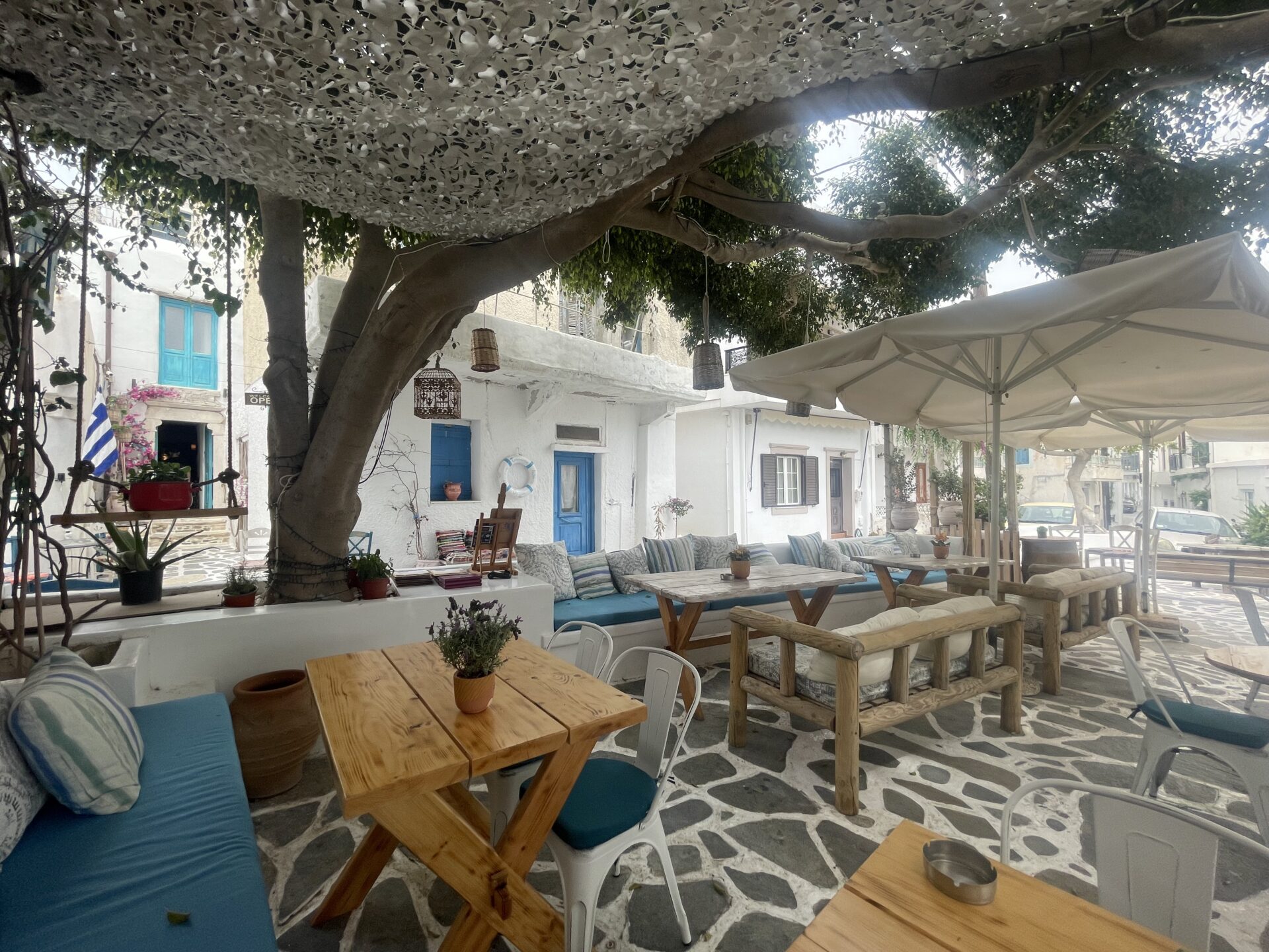 6 Great Cocktail Bars in Naxos, Greece