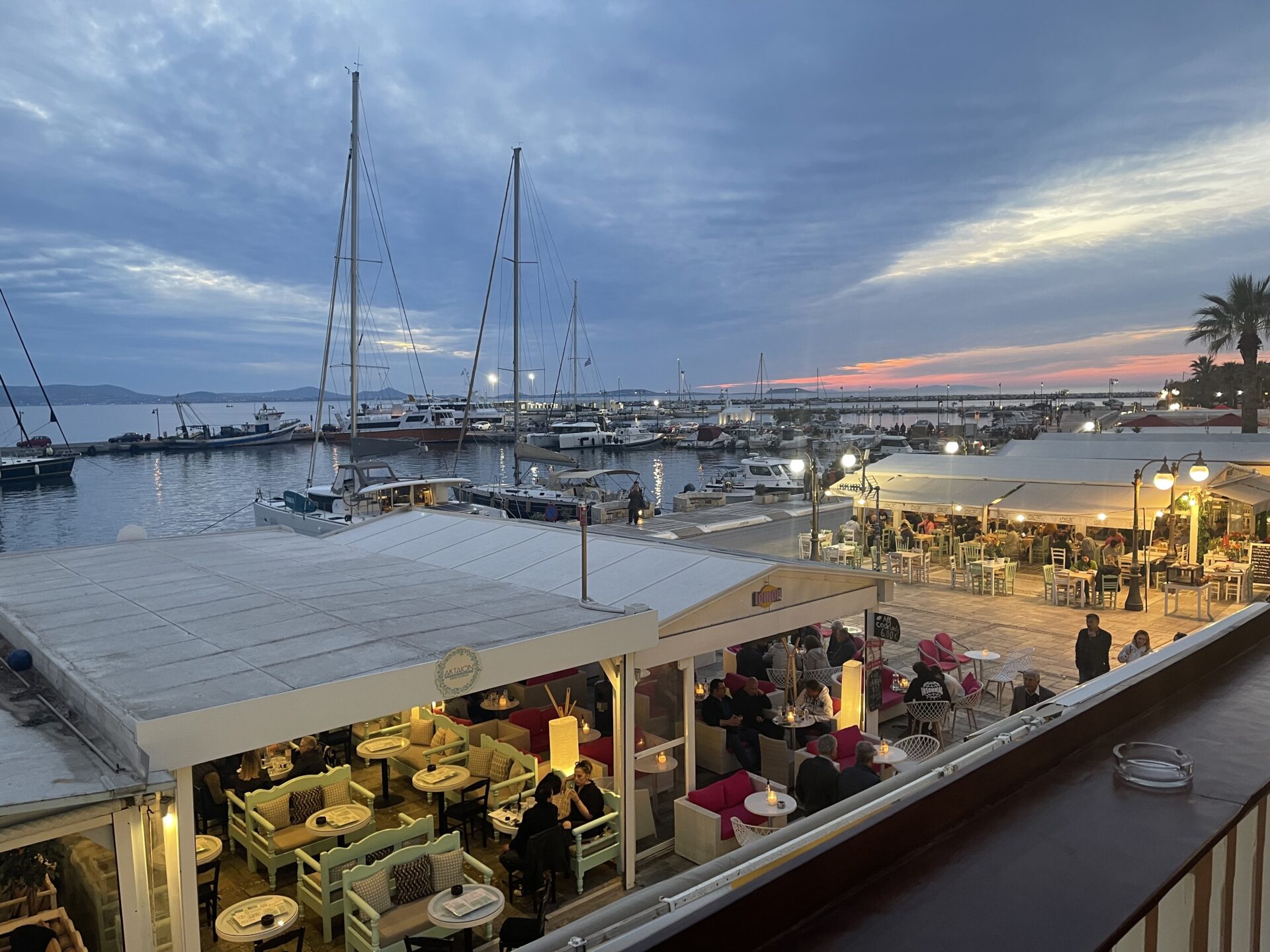 6 Great Cocktail Bars in Naxos, Greece