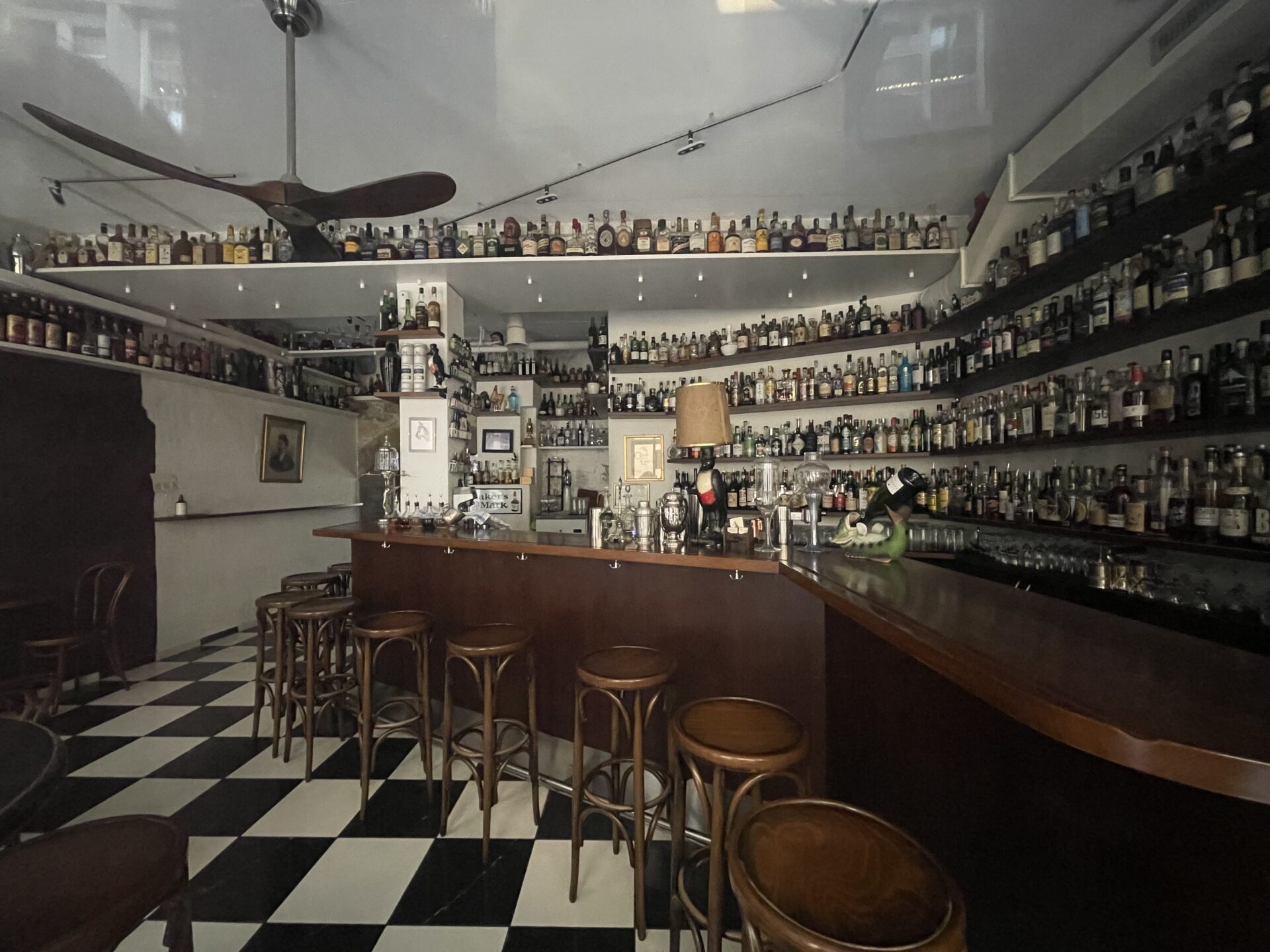 11 Great Cocktail Bars in Zurich, Switzerland